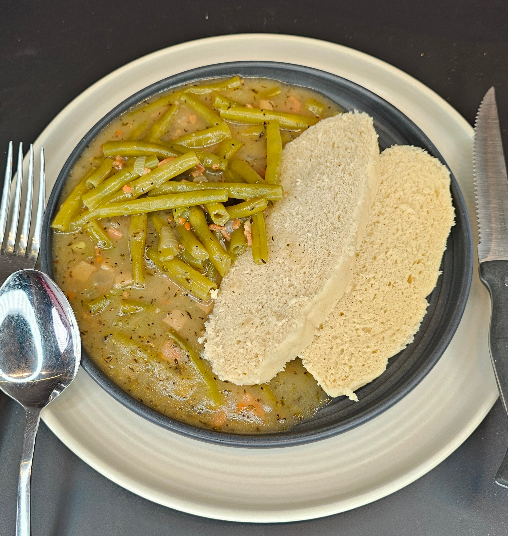 Schwäbische saure Bohnen mit Hefeknöpfen – Einfach Lecker