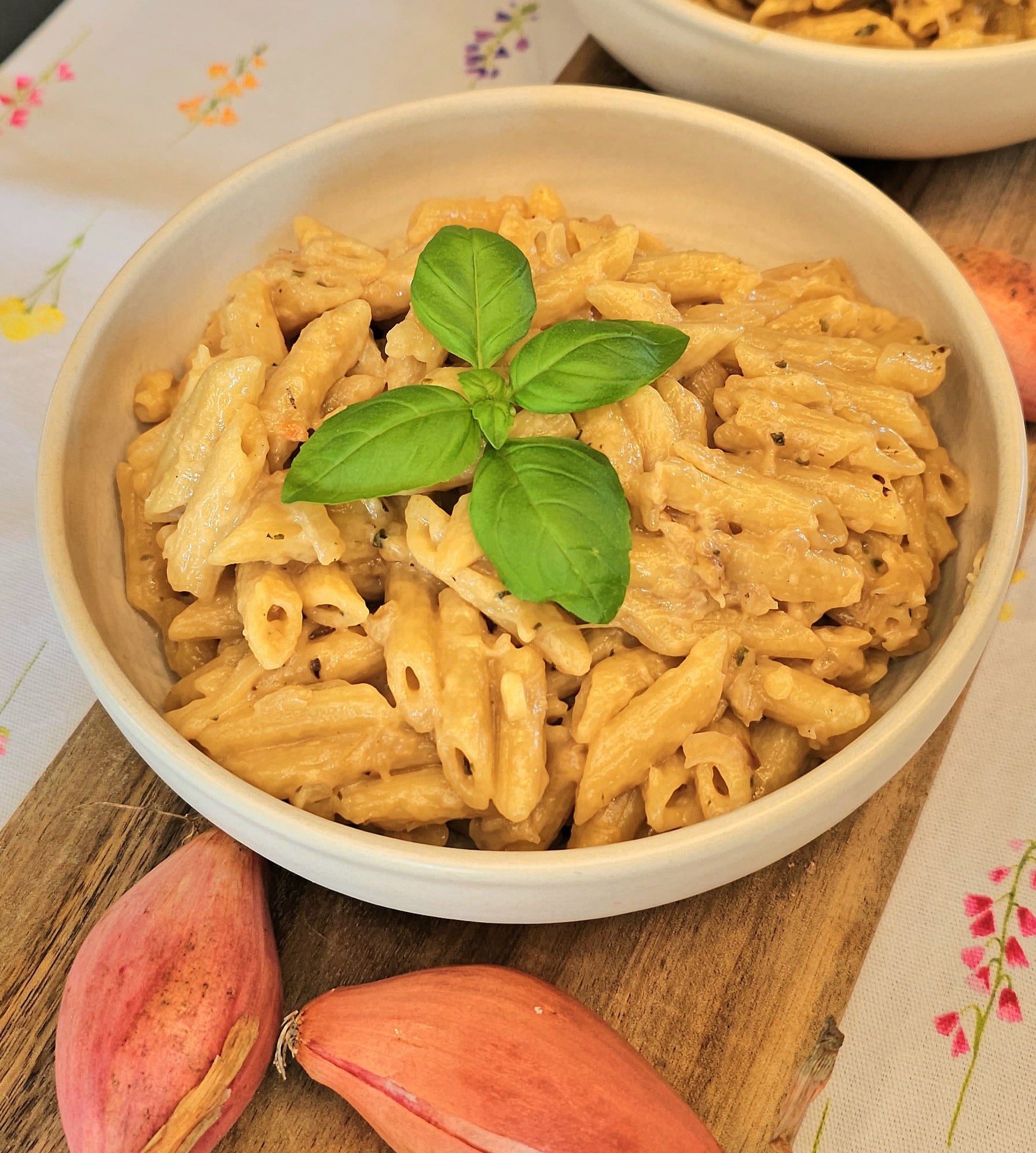 Cremige One-Pot-Pasta mit karamellisierten Zwiebeln – Einfach Lecker