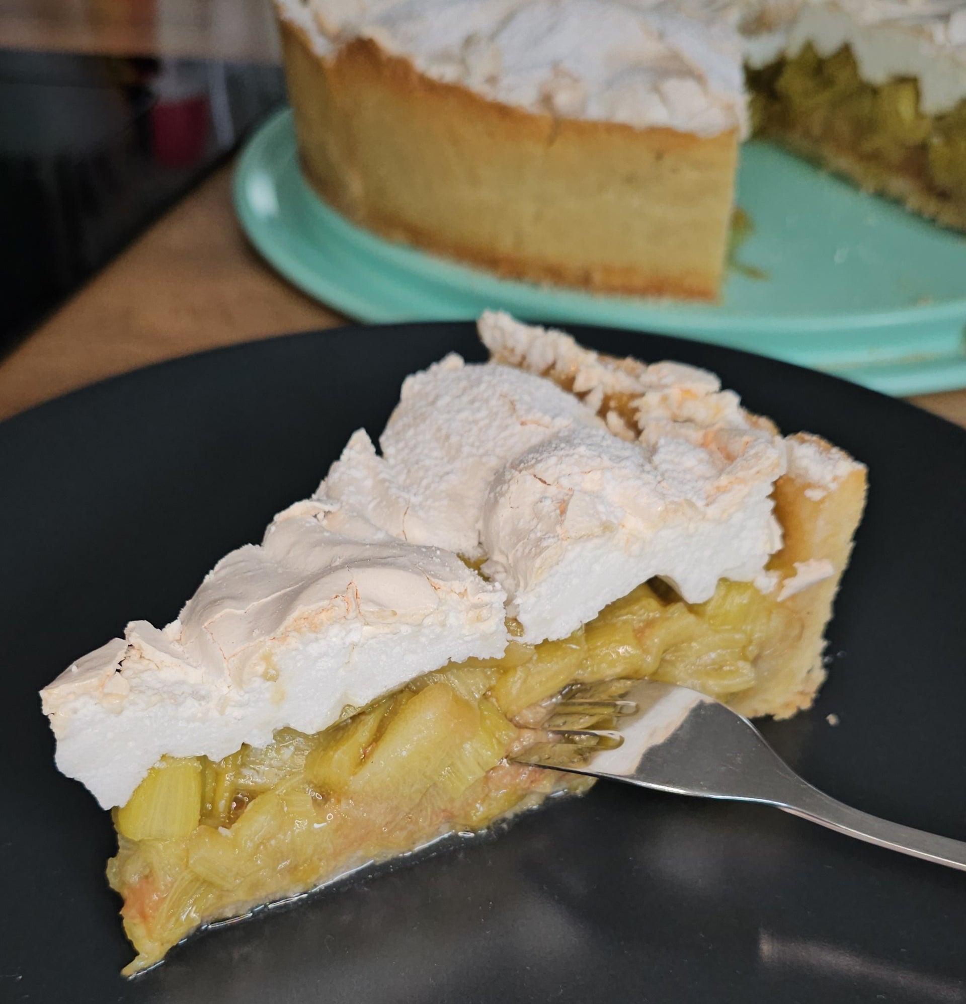 Rhabarberkuchen mit Baiserhaube – Einfach Lecker